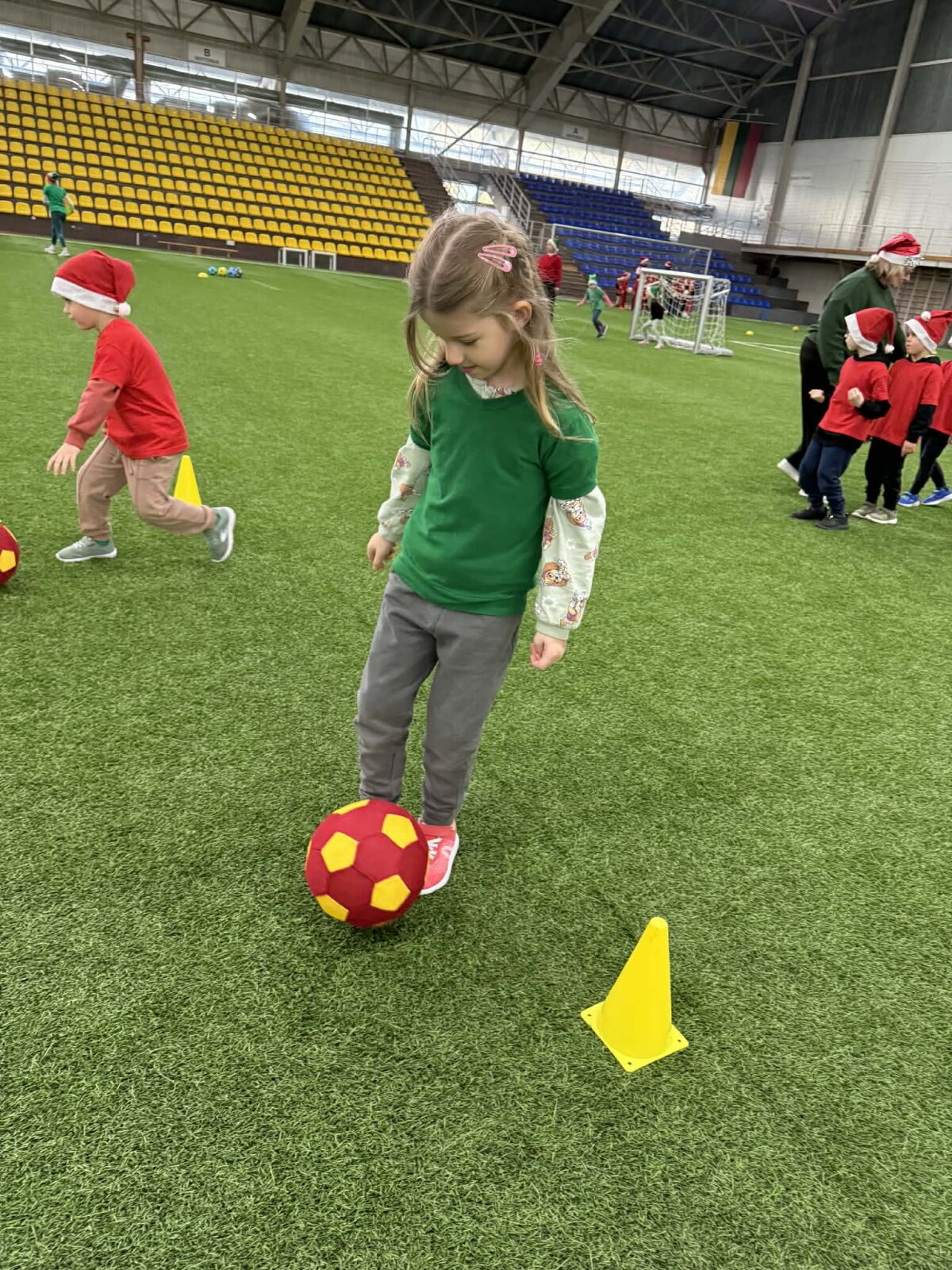 BALTOSIOS FUTBOLIUKO KALĖDOS 2026 M. | Vilniaus lopšelis – darželis ...